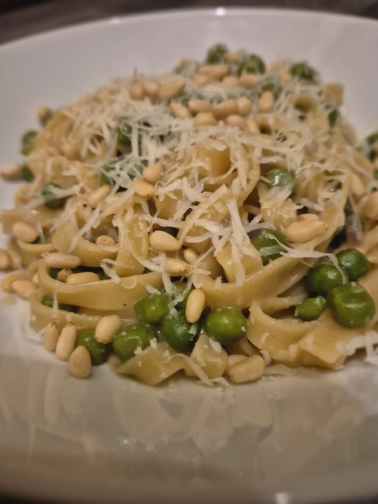 Yummy One Pan Easy Pea-sy Pasta recipe - Mum Vibes
